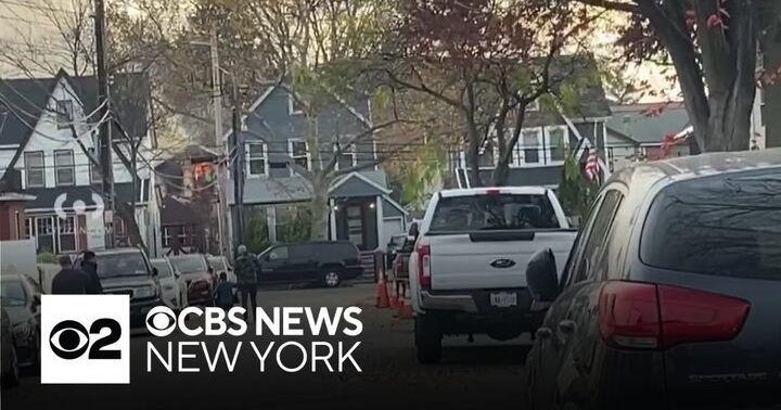 1 dead in Queens house fire, FDNY says - CBS New York