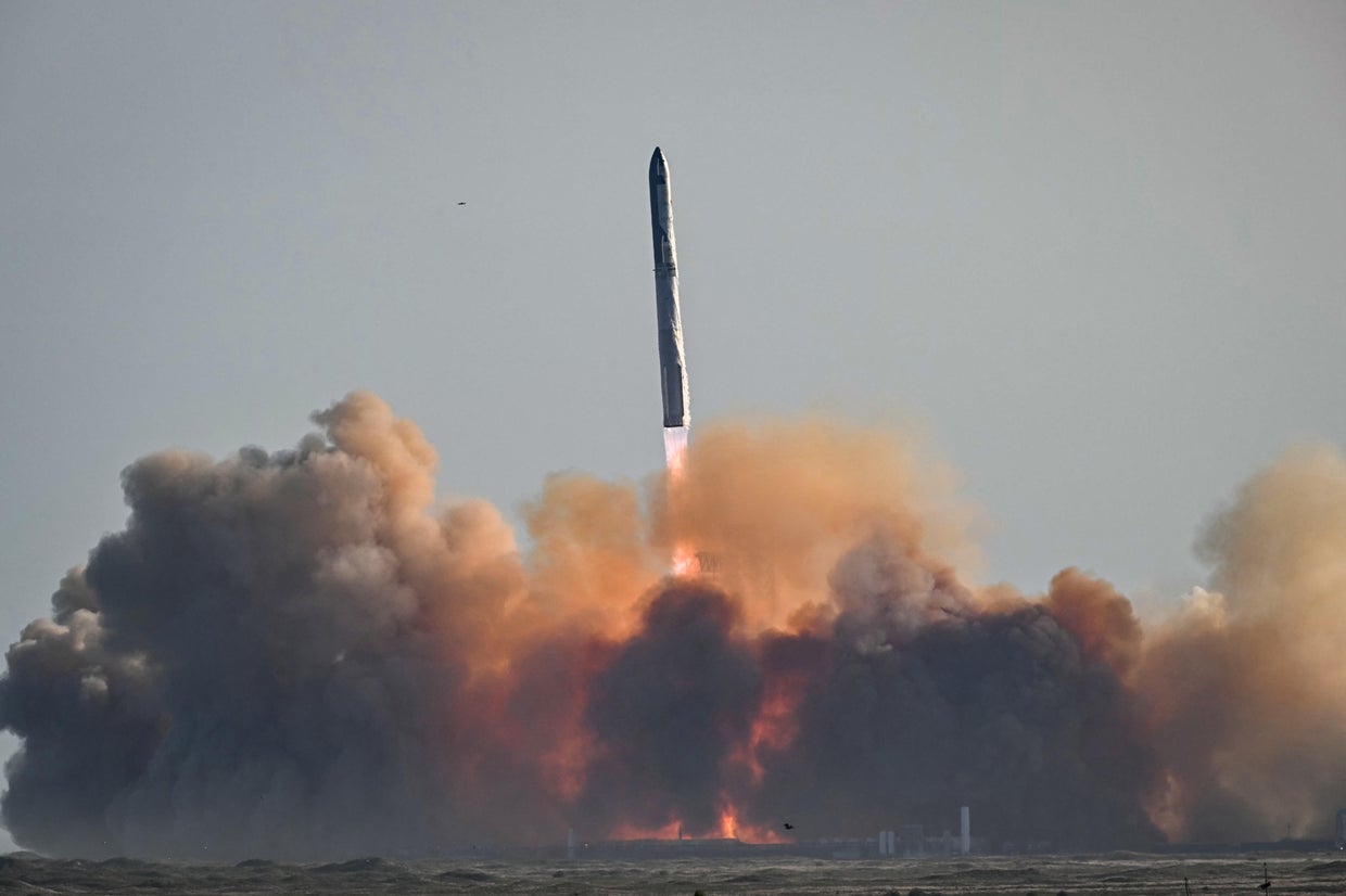 SpaceX launches Super Heavy-Starship on 6th test flight, with Trump in ...