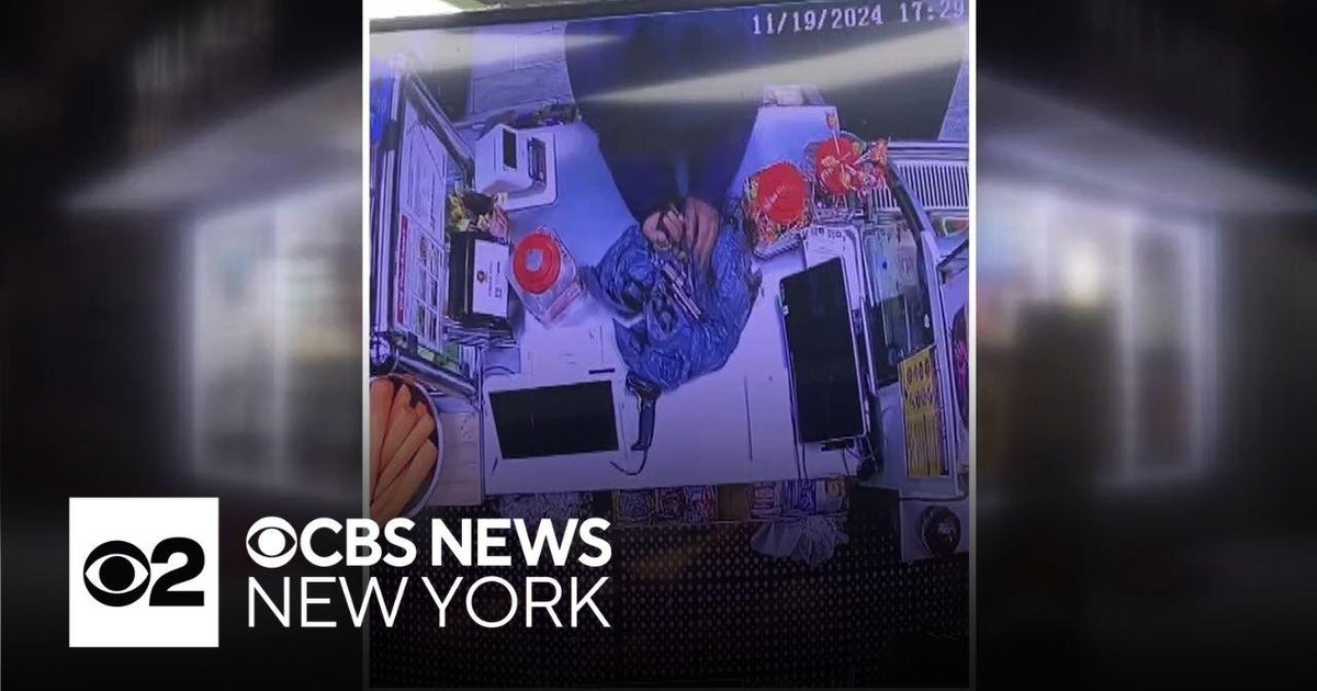 Victims speak out about Queens robberies that led to shooting of NYPD ...