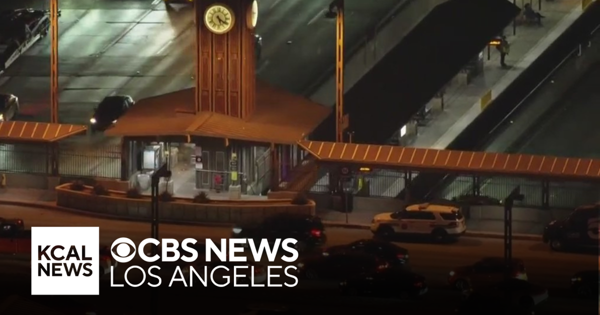 12-year-old allegedly groped at Pasadena bus bench - CBS Los Angeles