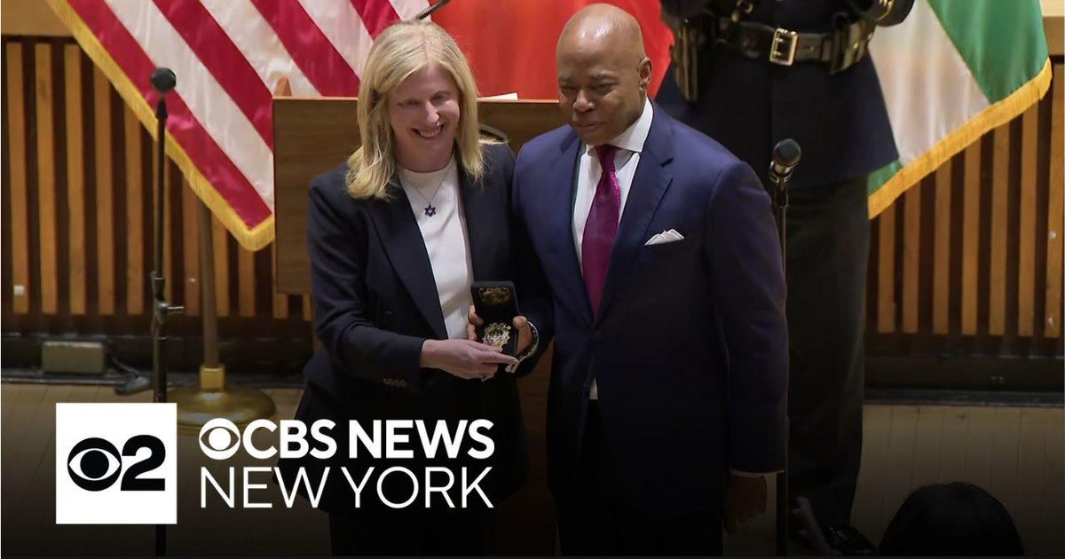 Jessica Tisch officially sworn in as NYPD commissioner - CBS New York Jessica Tisch officially sworn in as NYPD commissioner - CBS New York
