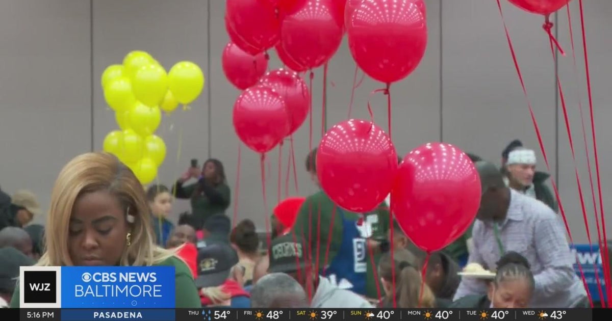 Baltimore Thanksgiving and Resource Fair gives warm meals to those in ...