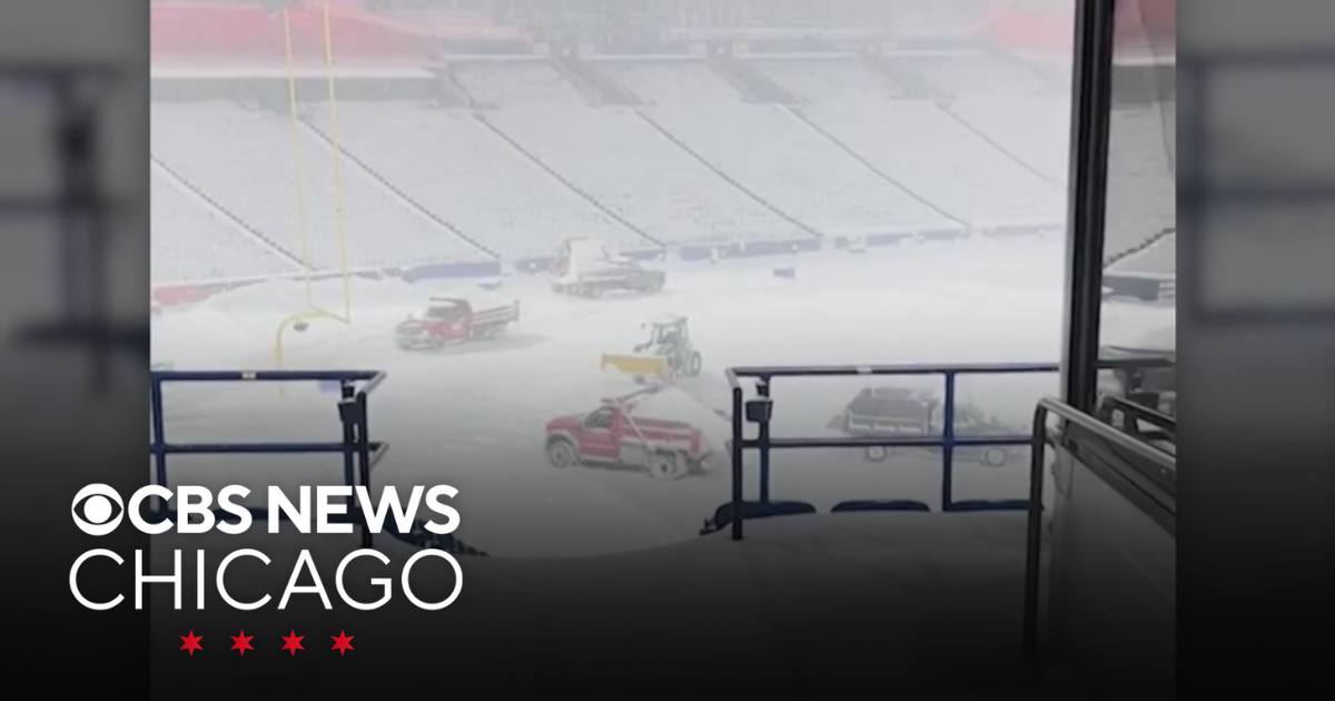 Buffalo Bills fans step up to clear snow from stadium - CBS Chicago