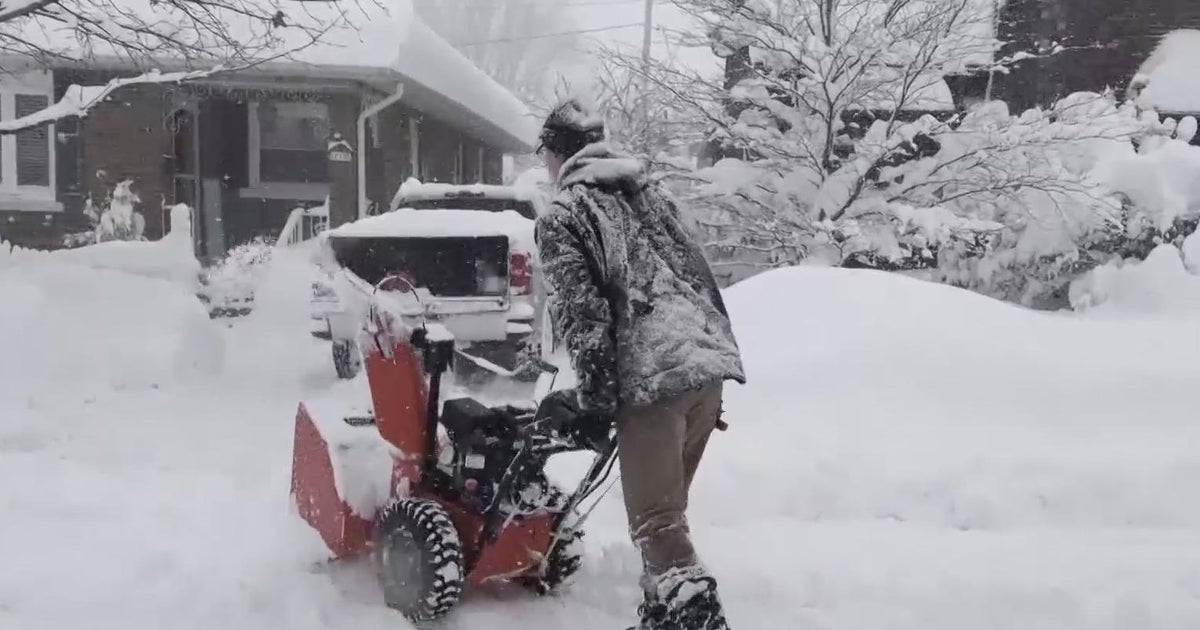 Major snowstorm impacts Thanksgiving weekend travel - CBS Detroit