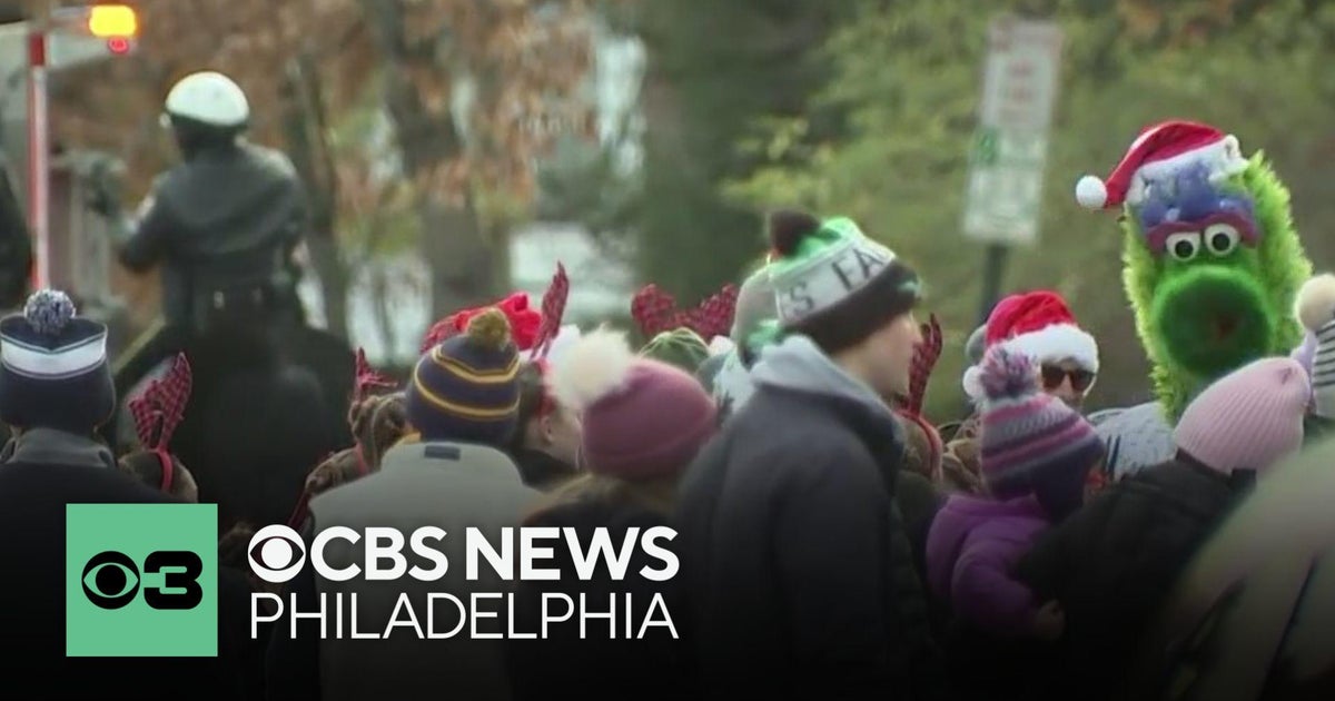 Phillie Phanatic, Santa star at Chestnut Hill Holiday Parade - CBS ...