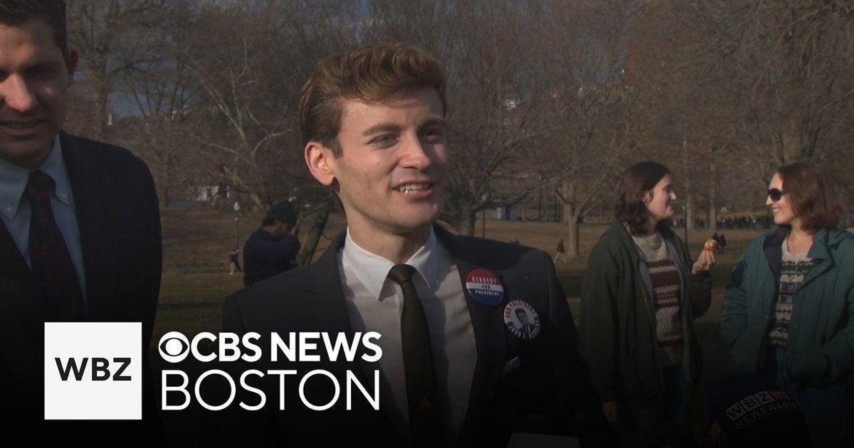 People vie for $50 prize in John F. Kennedy look-alike contest held on ...