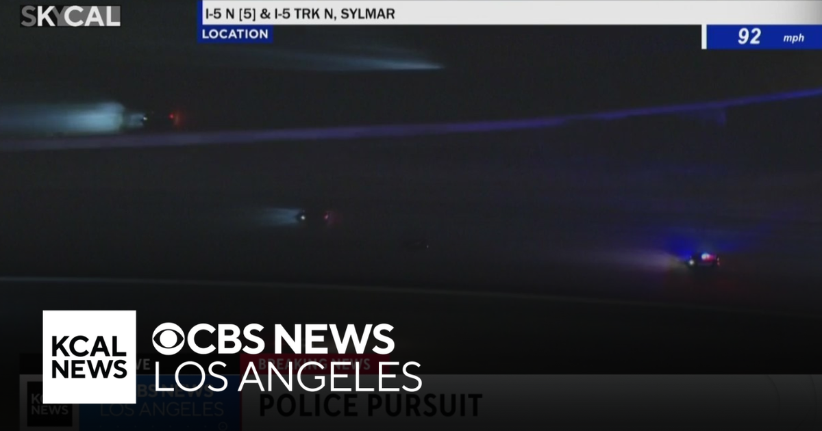 Possibly armed robbery suspects lead police on high speed chase along I ...