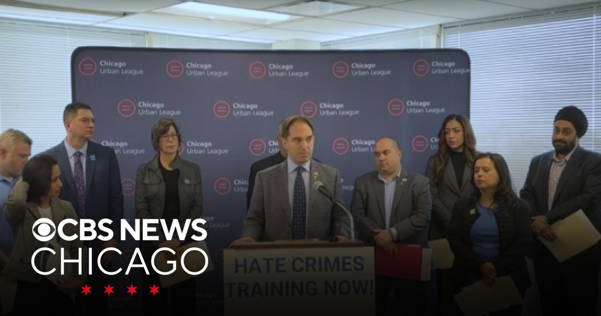 Organizations call for better law enforcement responses to hate crimes - CBS Chicago