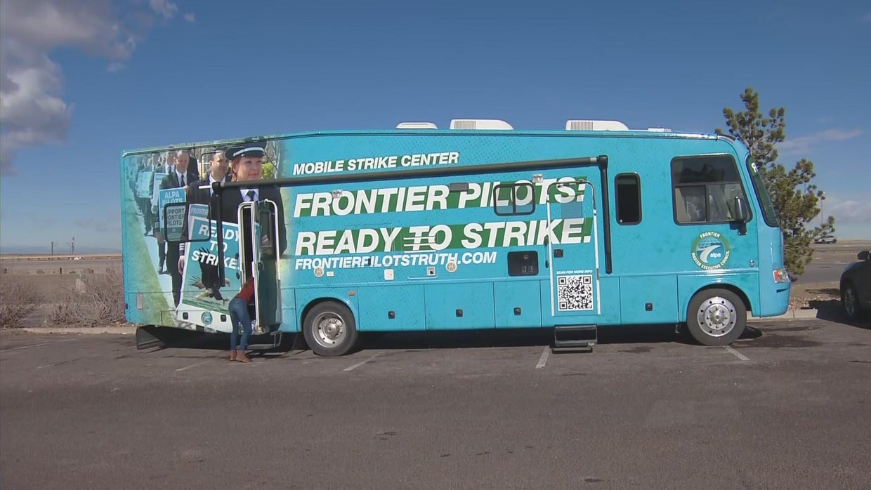 Frontier Airlines pilots travel in "Mobile Strike Center" to spread ...