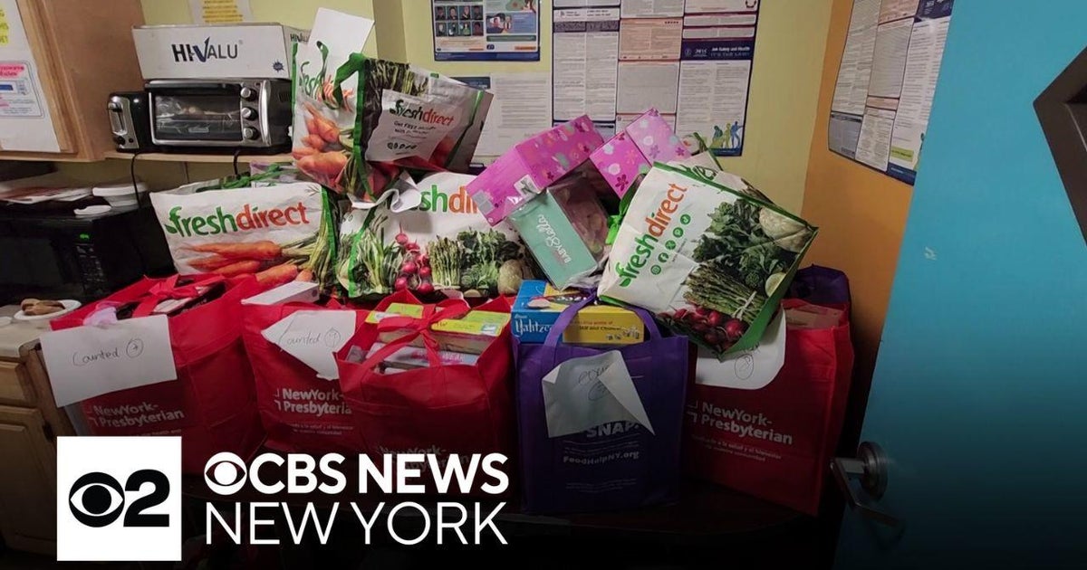 New York Common Pantry gearing up for big food distribution day - CBS ...