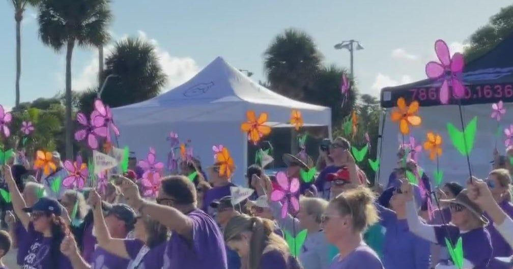 Florida Keys residents gather for Walk to End Alzheimer's - CBS Miami