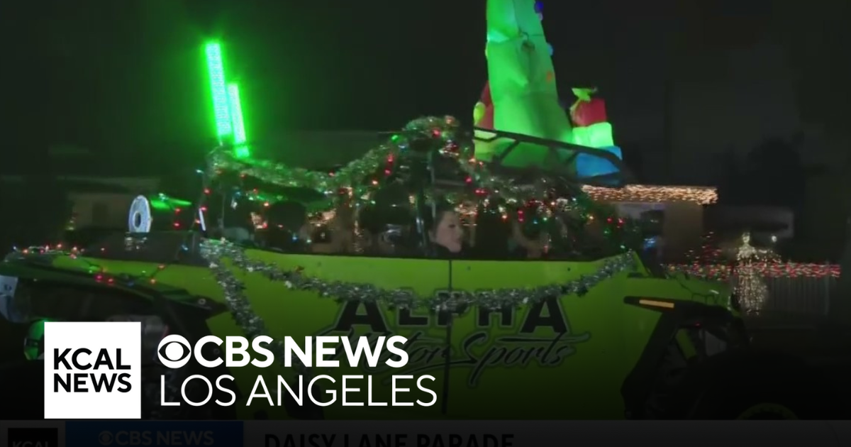 Daisy Lane Parade in Long Beach - CBS Los Angeles