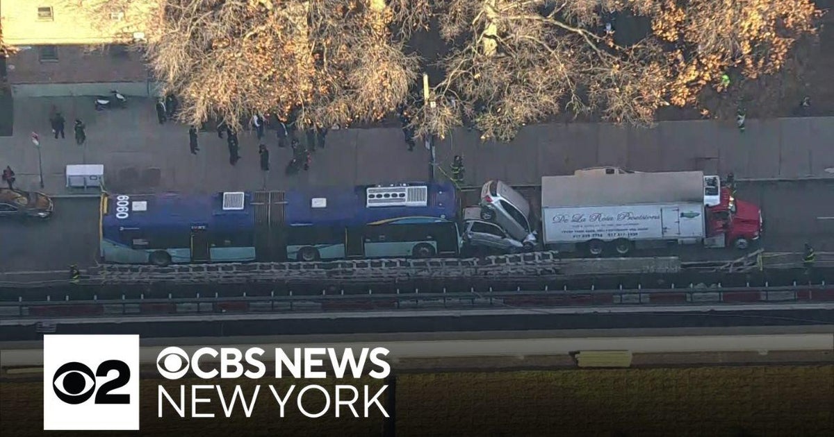 MTA bus involved in multi-vehicle accident in Brooklyn - CBS New York