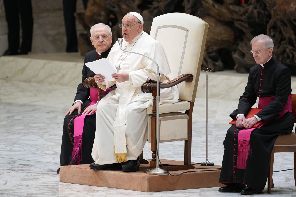 In Christmas message, Pope Francis criticizes gossip among Vatican ...