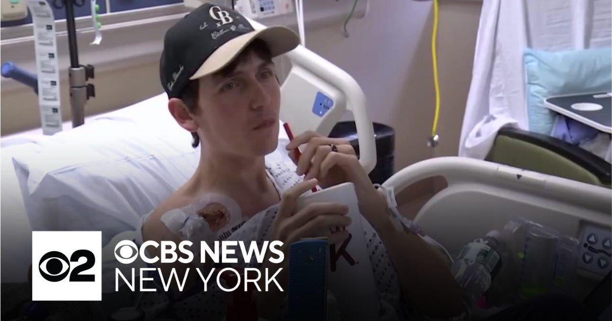 Conn. man gets new heart for the holidays - CBS New York