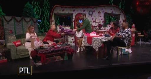 Team PTL exchanges gifts in Secret Santa - CBS Pittsburgh