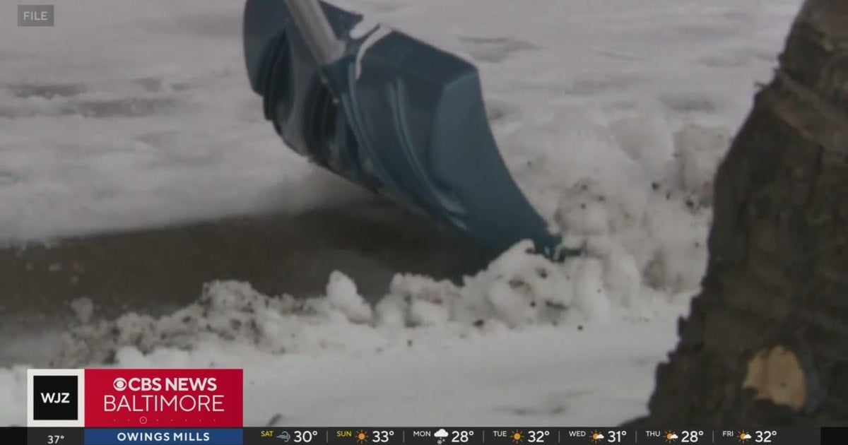 Baltimoreans stock up on winter essentials as first snow of the season ...