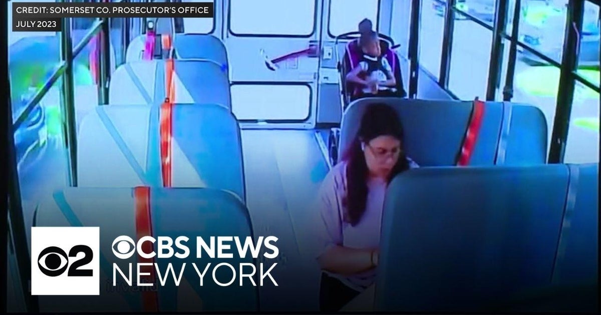 Jury deliberating in school bus monitor's manslaughter trial - CBS New York