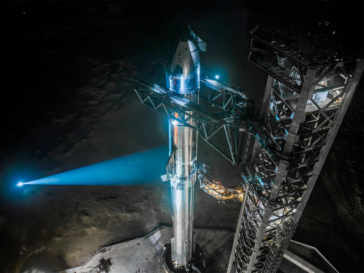Jeff Bezos' Blue Origin launches New Glenn rocket on maiden flight ...