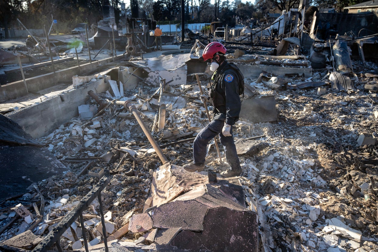 Pictures of L.A. fire damage show aftermath of California blazes - CBS News