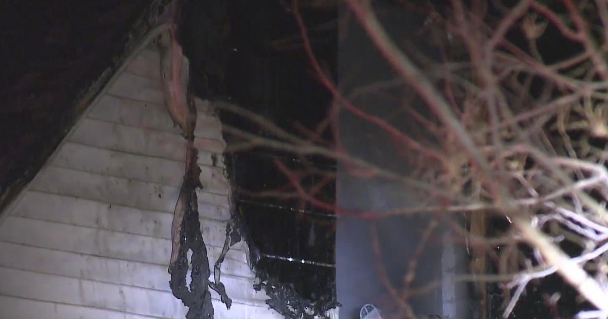 Two people critically injured in Detroit house fire - CBS Detroit