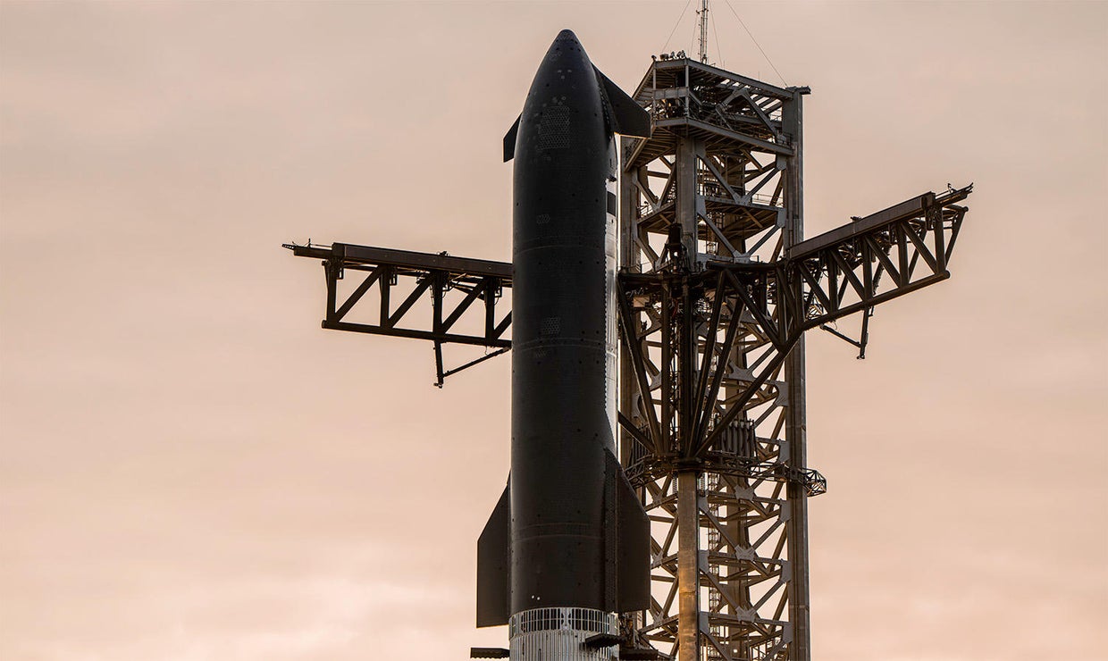 FAA orders investigation after SpaceX Starship breaks up and showers ... FAA orders investigation after SpaceX Starship breaks up and showers ...