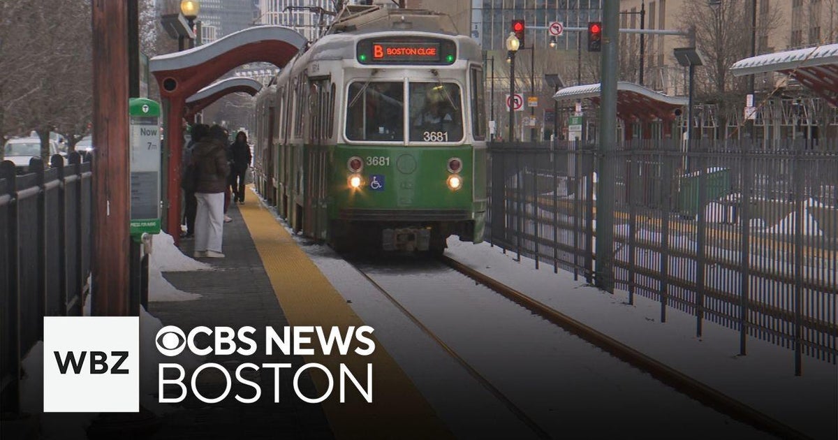 Cold weather complicates MBTA morning commute in Boston - CBS Boston