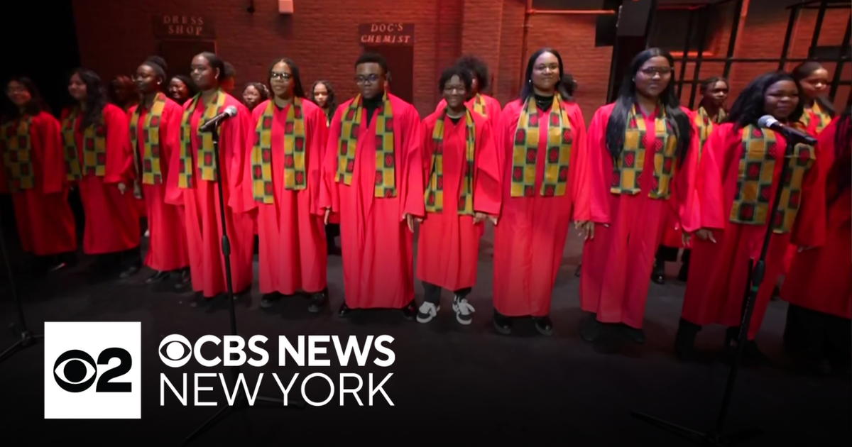 Denzel Washington School of the Arts comes alive for Class Act - CBS ...