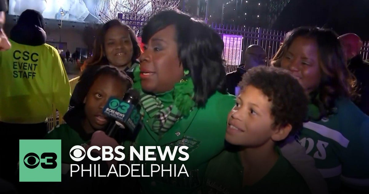 Philadelphia Eagles fans pour into streets to celebrate team's NFC win ...