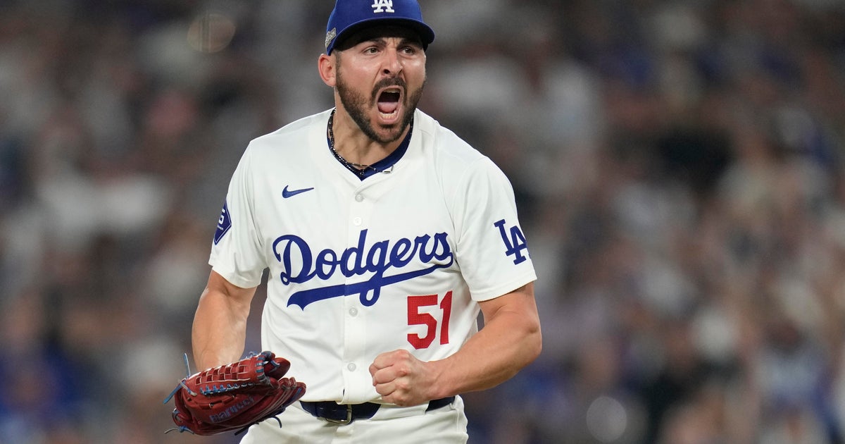 Alex Vesia agrees to one-year deal with Dodgers, avoiding arbitration ...