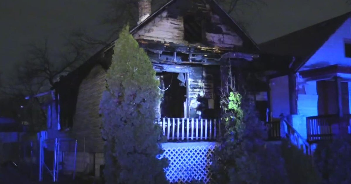 Body found after house fire in Chicago's Roseland neighborhood - CBS ...