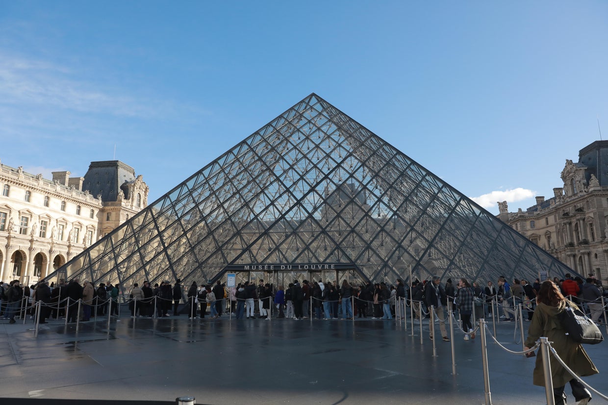 France plans $800 million makeover for the Louvre, Mona Lisa's ...