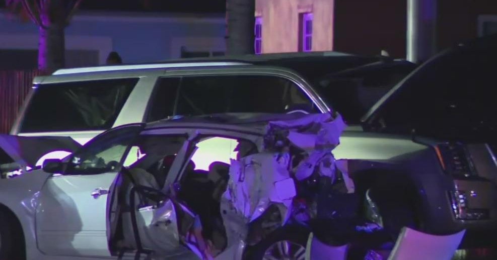 5 die in mass casualty, multi-vehicle car crash - CBS Miami