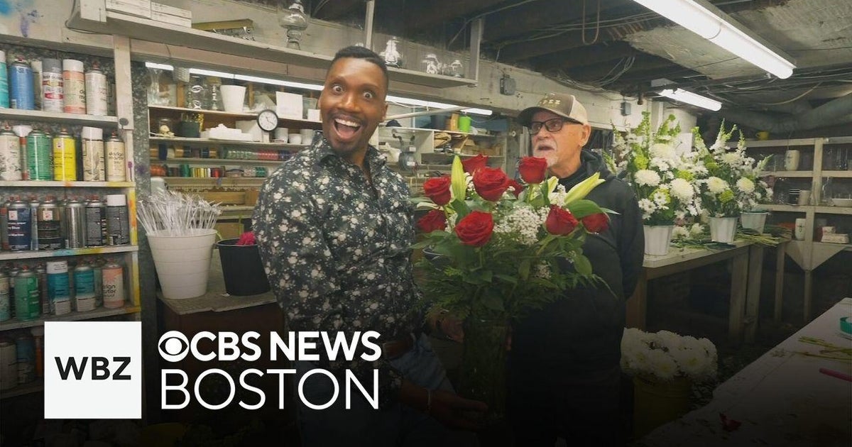 Meteorologist becomes florist for a day. See how it turned out. - CBS ...