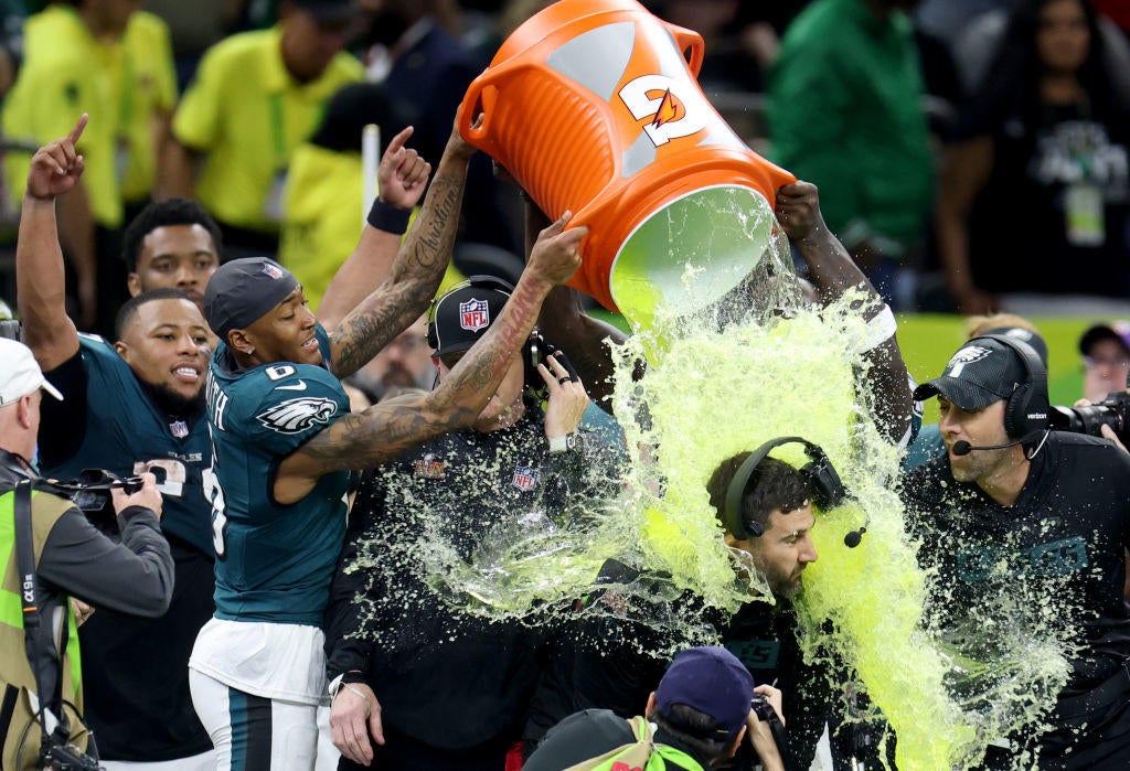 Eagles deny Chiefs Super Bowl 2025 "three-peat" with dominant win. Here are the game highlights.