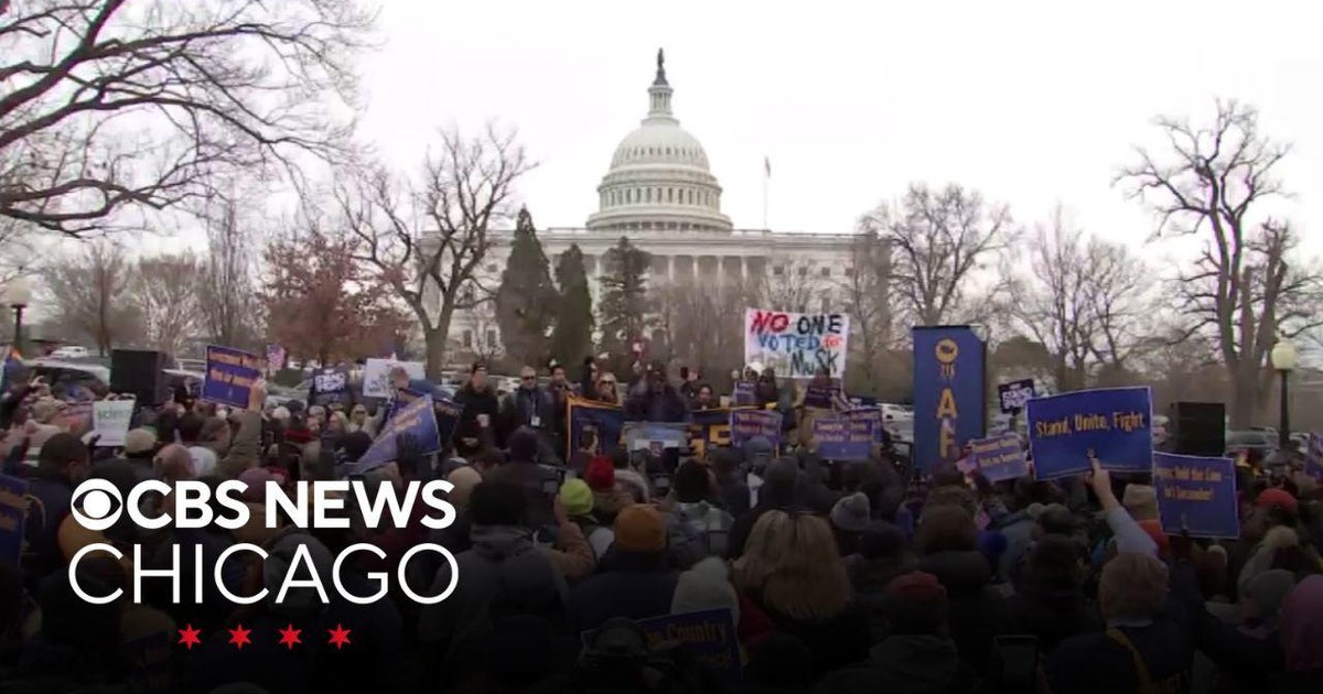 Federal workers rally on Capitol Hill to protest Trump's plan for job ...