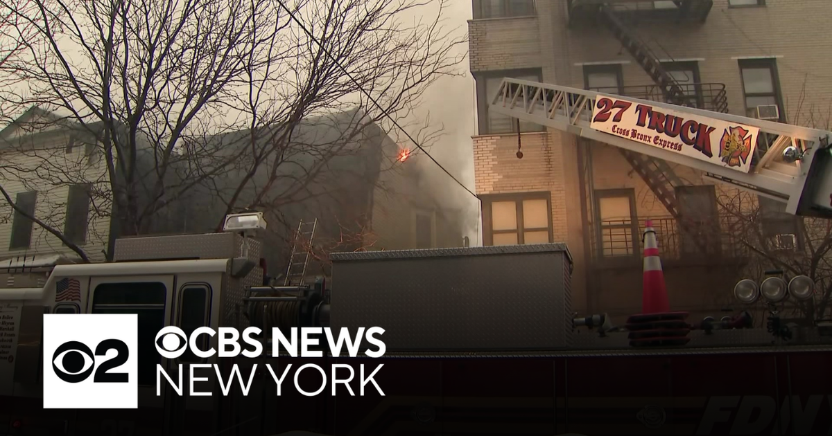 Deadly fire burning in the Tremont section of the Bronx - CBS New York