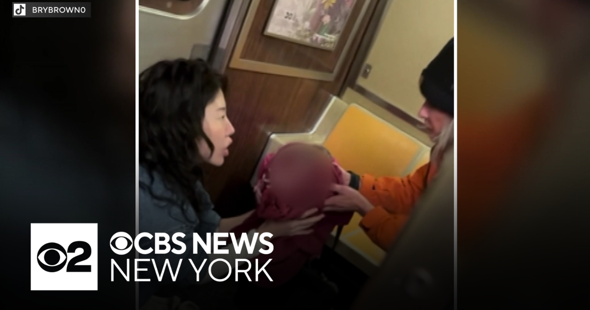 Subway riders help woman give birth on W train - CBS New York