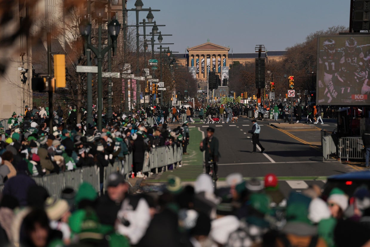 Photos show Eagles Super Bowl 2025 parade in Philadelphia - CBS ...
