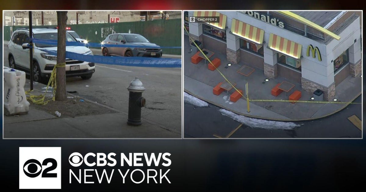14-year-old dies after Queens stabbing - CBS New York