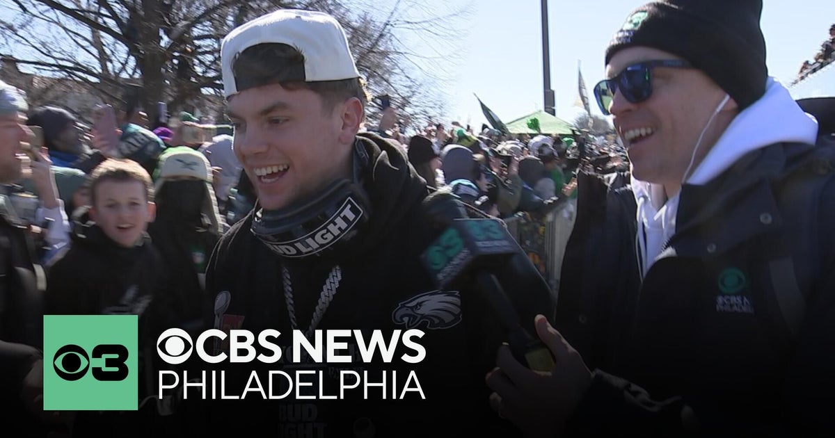 Keeping pace at the Eagles parade path from Broad Street to the Rocky ...