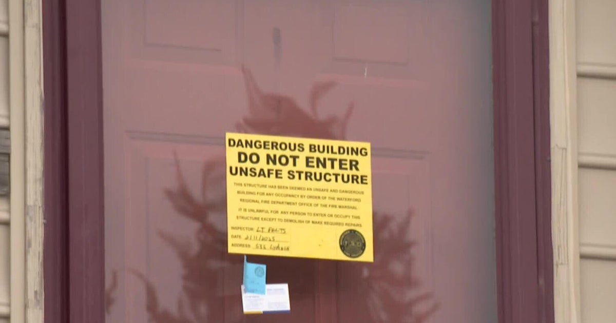 Pontiac residents rally to support 3 children found abandoned - CBS Detroit