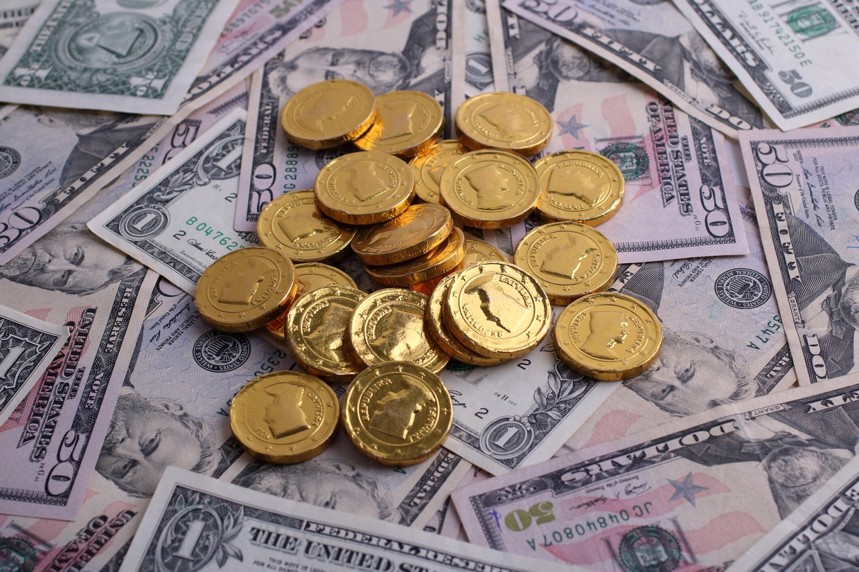 The relationship between gold prices and the dollar: Everything to know ...