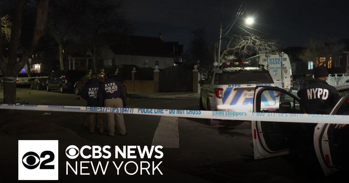 1 Dead In Far Rockaway Queens Stabbing Cbs New York
