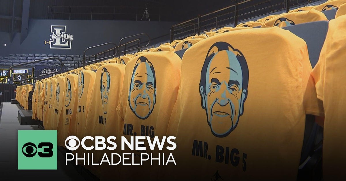 Fran Dunphy coaches in 1,000th game, honored at La Salle before ...