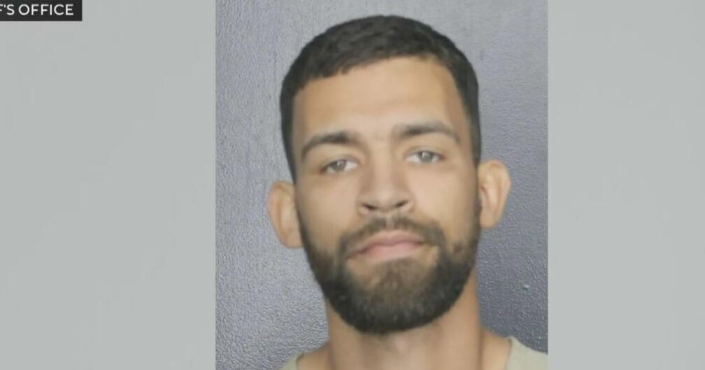 Lauderhill officer recovering after being struck by driver - CBS Miami