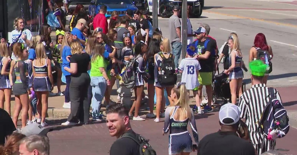 Fight at Dallas cheerleading championship sparks panic and injuries ...