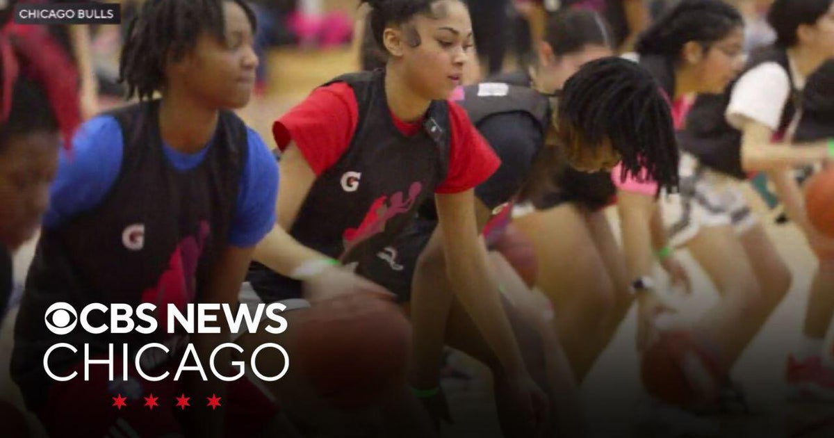 Chicago Bulls host "Girls' Day of Play" basketball clinic - CBS Chicago