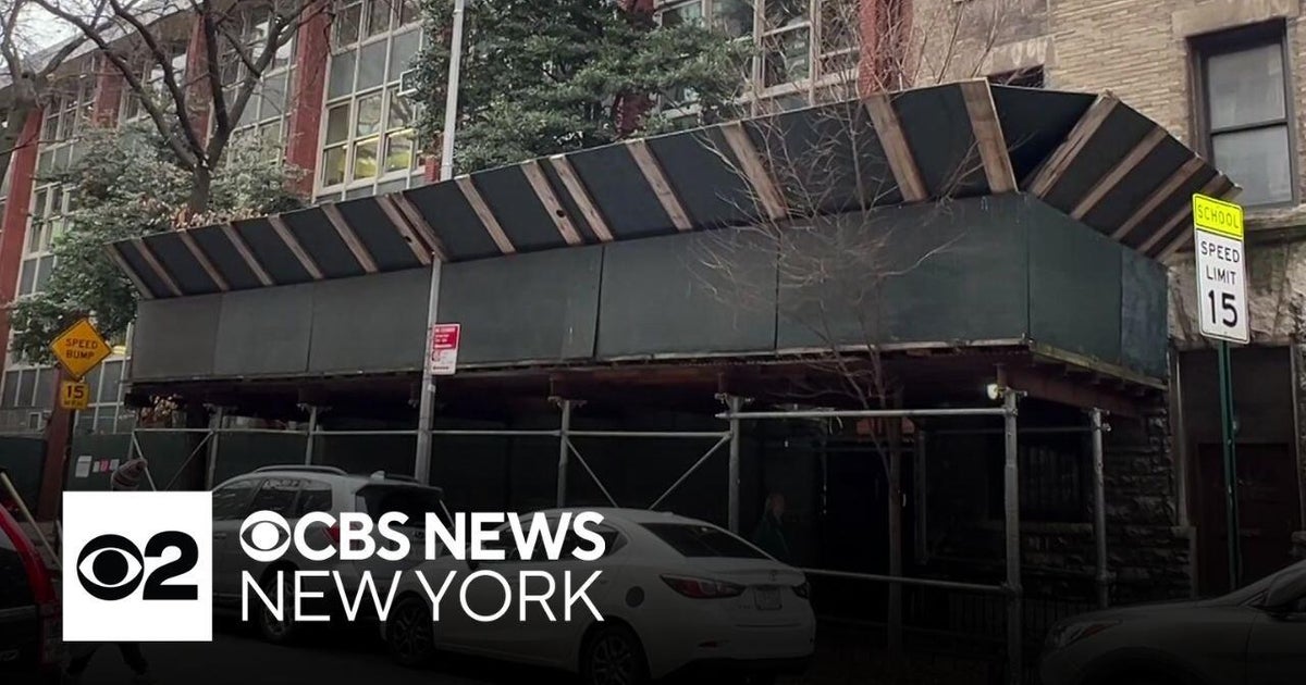 Sheddie Awards highlight the worst scaffolding on NYC's West Side - CBS ...