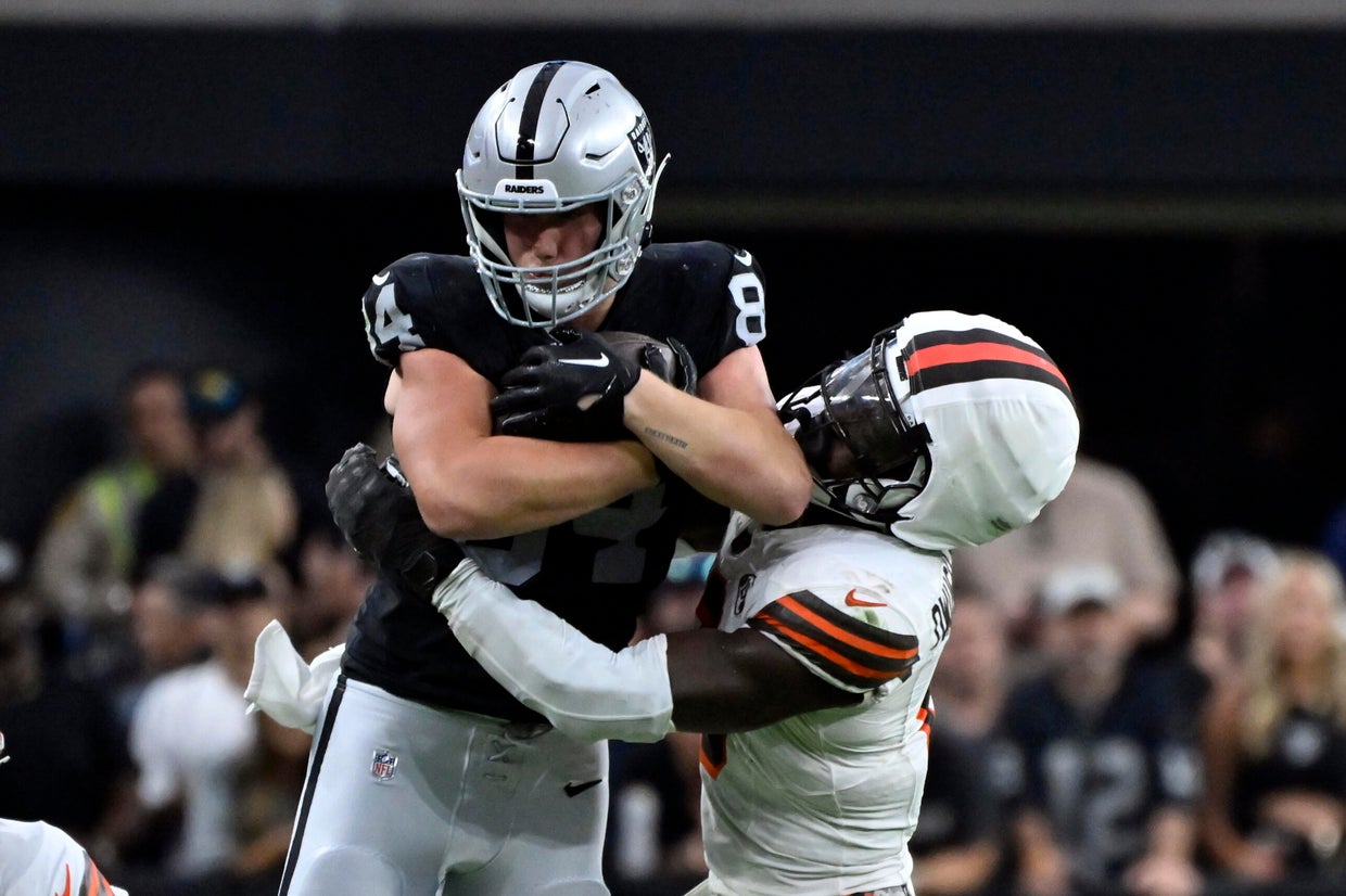 Eagles sign veteran tight end Harrison Bryant to 1-year contract - CBS ...